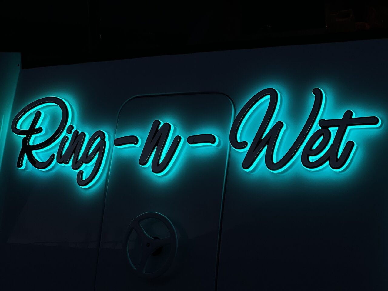 YACHT SIGNS - Illuminated Yacht Signage & Letters